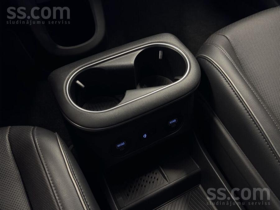 Black Hyundai Ioniq 2021 in Riga, with an engine capacity of 0.00 L and mileage of 82 thousand km for 29990 €, photo 24 on AUTOMOTO.COM.LV
