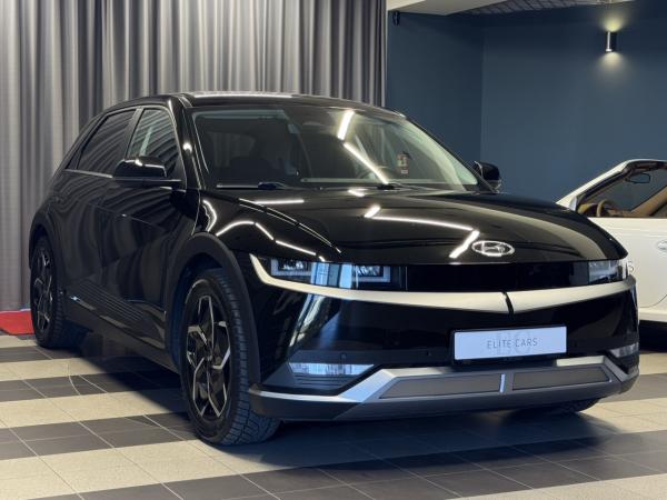Black Hyundai Ioniq 2021 in Riga, with an engine capacity of 0.00 L and mileage of 82 thousand km for 29990 €, photo 2 on AUTOMOTO.COM.LV