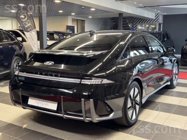 Black Hyundai Ioniq 2023 in Riga, with an engine capacity of 0.00 L and mileage of 77 thousand km for 29990 €, photo 3 on AUTOMOTO.COM.LV