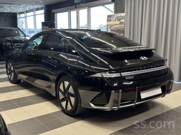 Black Hyundai Ioniq 2023 in Riga, with an engine capacity of 0.00 L and mileage of 77 thousand km for 29990 €, photo 5 on AUTOMOTO.COM.LV