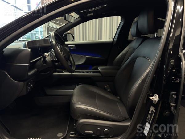 Black Hyundai Ioniq 2023 in Riga, with an engine capacity of 0.00 L and mileage of 77 thousand km for 29990 €, photo 9 on AUTOMOTO.COM.LV