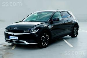 Melns Hyundai Ioniq 2023 Rīga, ar dzinēja tilpumu 0.00 L un nobraukumu 59 tūkst. km par 32000 €, foto  vietnē AUTOMOTO.COM.LV