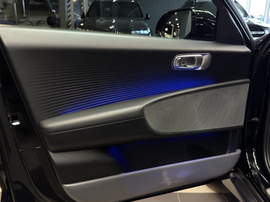 Black Hyundai Ioniq 2023 in Riga, with an engine capacity of 0.00 L and mileage of 77 thousand km for 31990 €, photo 10 on AUTOMOTO.COM.LV