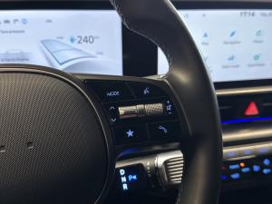 Black Hyundai Ioniq 2023 in Riga, with an engine capacity of 0.00 L and mileage of 77 thousand km for 31990 €, photo 23 on AUTOMOTO.COM.LV