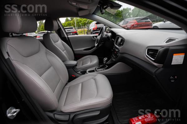 Melns Hyundai Ioniq 2016 Jelgava, ar dzinēja tilpumu 1.60 L un nobraukumu 0 tūkst. km par 8950 €, foto 8 vietnē AUTOMOTO.COM.LV