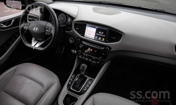 Melns Hyundai Ioniq 2016 Jelgava, ar dzinēja tilpumu 1.60 L un nobraukumu 0 tūkst. km par 8950 €, foto 10 vietnē AUTOMOTO.COM.LV
