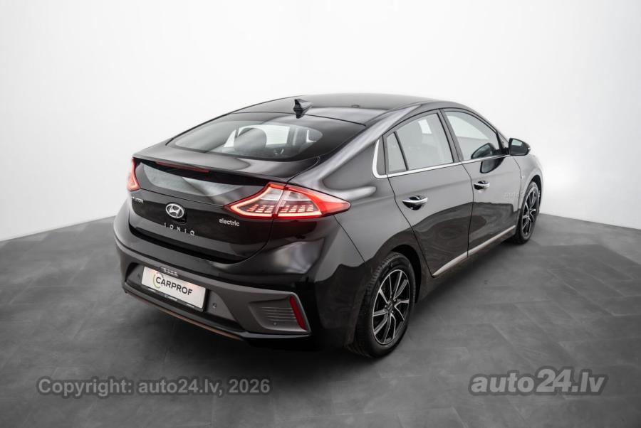 Черный Хендай Ioniq 2017 в Таллин, объемом двигателя 0.00 л и пробегом 142 тыс. км за 12899 €, фото 5 на AUTOMOTO.COM.LV