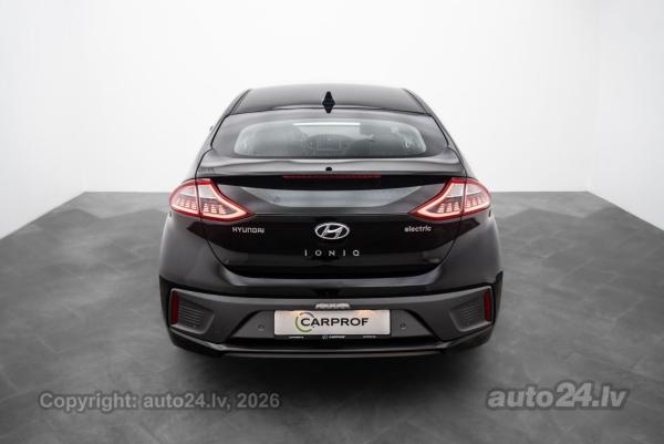 Черный Хендай Ioniq 2017 в Таллин, объемом двигателя 0.00 л и пробегом 142 тыс. км за 12899 €, фото 5 на AUTOMOTO.COM.LV