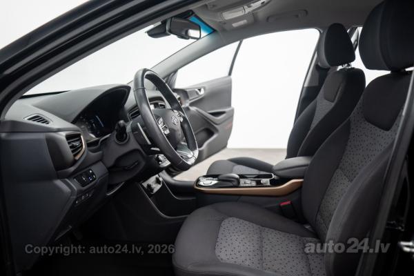 Черный Хендай Ioniq 2017 в Таллин, объемом двигателя 0.00 л и пробегом 142 тыс. км за 12899 €, фото 7 на AUTOMOTO.COM.LV