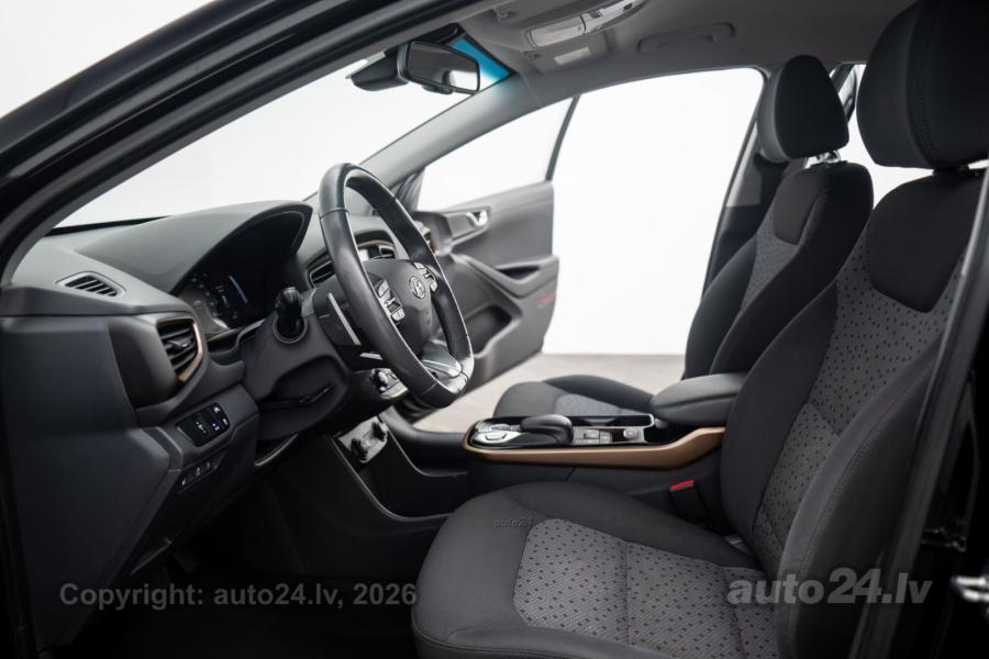 Черный Хендай Ioniq 2017 в Таллин, объемом двигателя 0.00 л и пробегом 142 тыс. км за 12899 €, фото 8 на AUTOMOTO.COM.LV