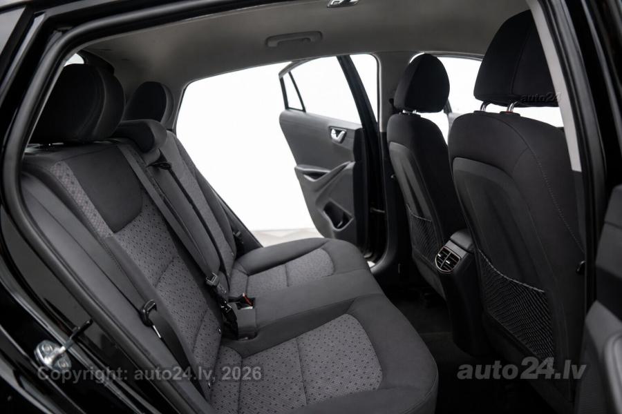 Черный Хендай Ioniq 2017 в Таллин, объемом двигателя 0.00 л и пробегом 142 тыс. км за 12899 €, фото 10 на AUTOMOTO.COM.LV