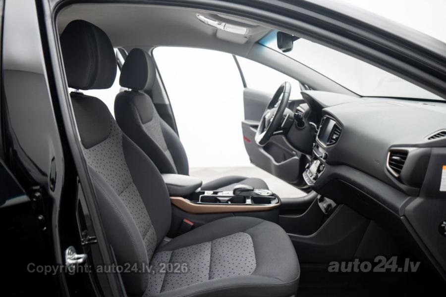 Черный Хендай Ioniq 2017 в Таллин, объемом двигателя 0.00 л и пробегом 142 тыс. км за 12899 €, фото 11 на AUTOMOTO.COM.LV