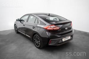 Черный Хендай Ioniq 2017 в Таллин, объемом двигателя 0.00 л и пробегом 142 тыс. км за 12899 €, фото 7 на AUTOMOTO.COM.LV