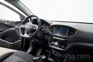 Черный Хендай Ioniq 2017 в Таллин, объемом двигателя 0.00 л и пробегом 142 тыс. км за 12899 €, фото 12 на AUTOMOTO.COM.LV
