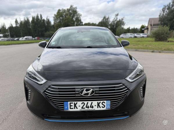 Black Hyundai Ioniq 2017 in Taurage, with an engine capacity of 1.58 L and mileage of 188 thousand km for 8800 €, photo 3 on AUTOMOTO.COM.LV