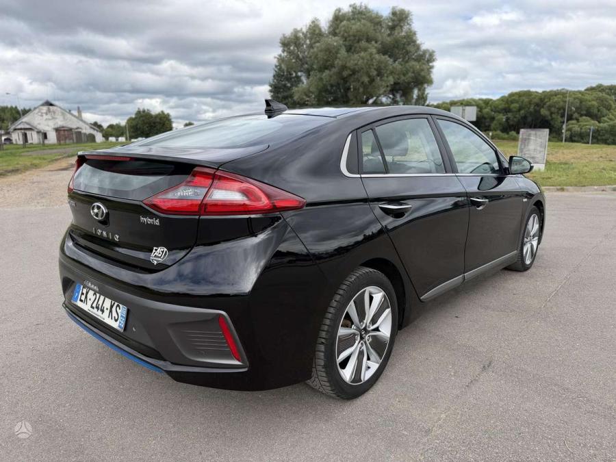 Melns Hyundai Ioniq 2017 Tauragė, ar dzinēja tilpumu 1.58 L un nobraukumu 188 tūkst. km par 8800 €, foto 6 vietnē AUTOMOTO.COM.LV