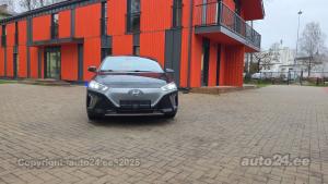 Black Hyundai Ioniq 2018 in Valga, with an engine capacity of 0.00 L and mileage of 108 thousand km for 13990 €, photo 2 on AUTOMOTO.COM.LV