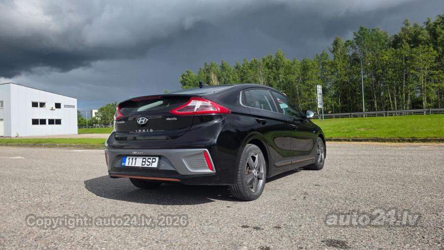 Черный Хендай Ioniq 2018 в Валга, объемом двигателя 0.00 л и пробегом 115 тыс. км за 12900 €, фото 5 на AUTOMOTO.COM.LV