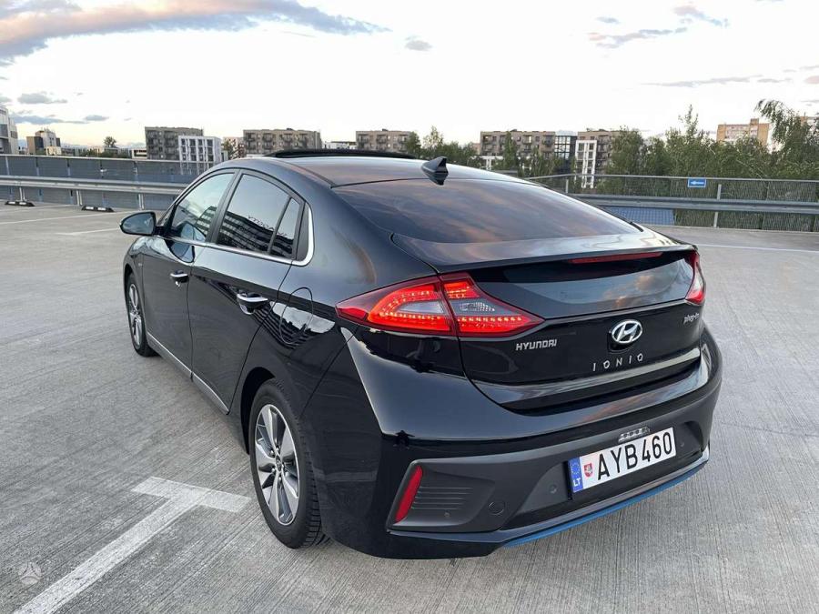 Черный Хендай Ioniq 2018 в Вильнюс, объемом двигателя 1.58 л и пробегом 177 тыс. км за 10800 €, фото 5 на AUTOMOTO.COM.LV