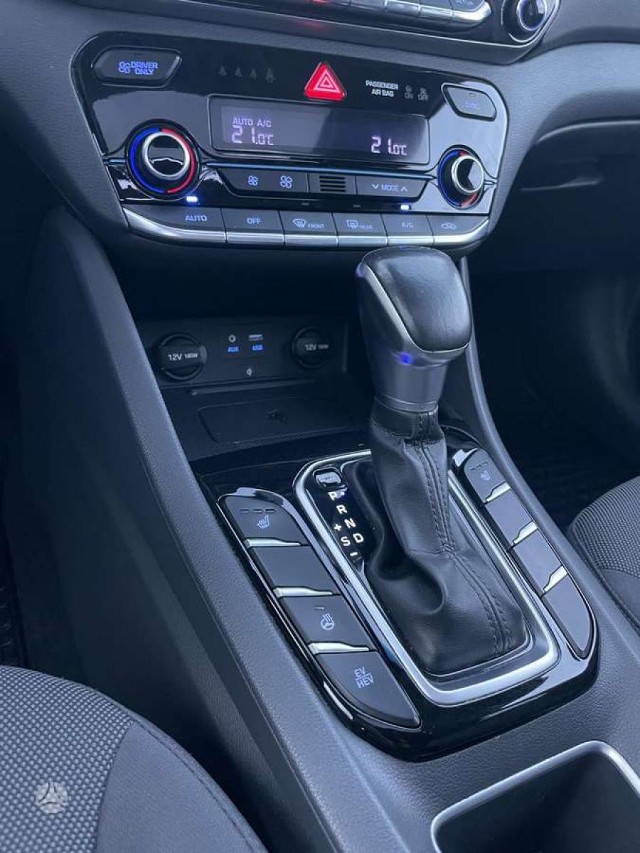 Черный Хендай Ioniq 2018 в Вильнюс, объемом двигателя 1.58 л и пробегом 177 тыс. км за 10800 €, фото 18 на AUTOMOTO.COM.LV