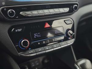 Черный Хендай Ioniq 2018 в Рокишкис, объемом двигателя 1.58 л и пробегом 150 тыс. км за 9950 €, фото 36 на AUTOMOTO.COM.LV