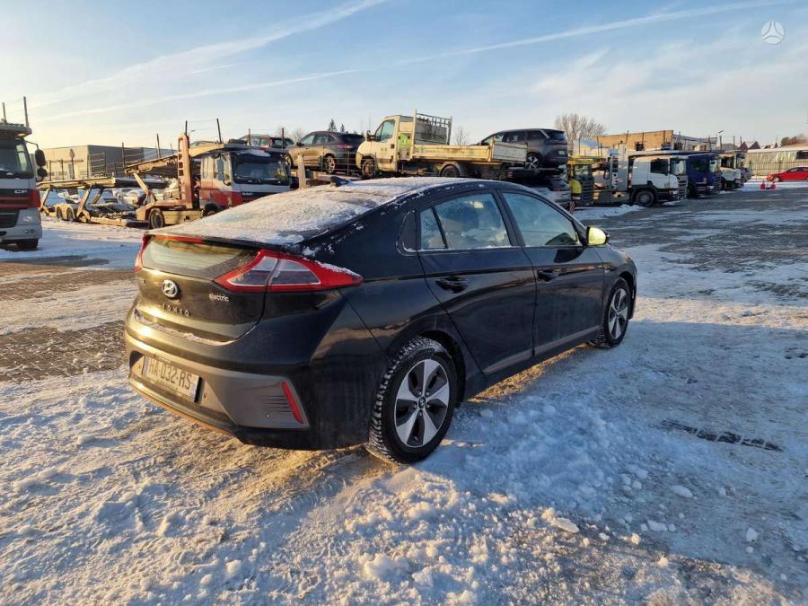 Черный Хендай Ioniq 2019 в Таураге, объемом двигателя 0.00 л и пробегом 260 тыс. км за 8228 €, фото 5 на AUTOMOTO.COM.LV