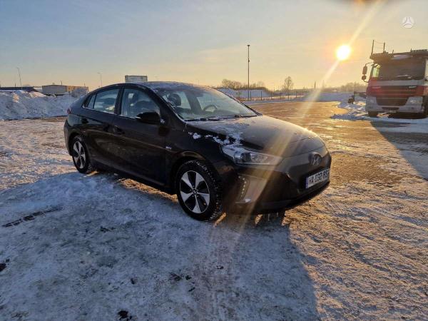 Melns Hyundai Ioniq 2019 Tauragė, ar dzinēja tilpumu 0.00 L un nobraukumu 260 tūkst. km par 8228 €, foto 7 vietnē AUTOMOTO.COM.LV