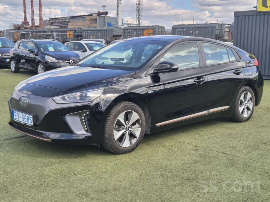 Черный Хендай Ioniq 2019 в Лиепая, объемом двигателя 1.60 л и пробегом 260 тыс. км за 9600 €, фото 1 на AUTOMOTO.COM.LV