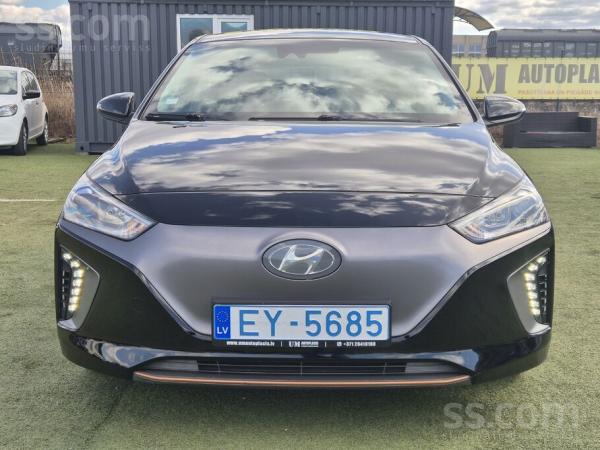 Melns Hyundai Ioniq 2019 Liepāja, ar dzinēja tilpumu 1.60 L un nobraukumu 260 tūkst. km par 9600 €, foto 2 vietnē AUTOMOTO.COM.LV