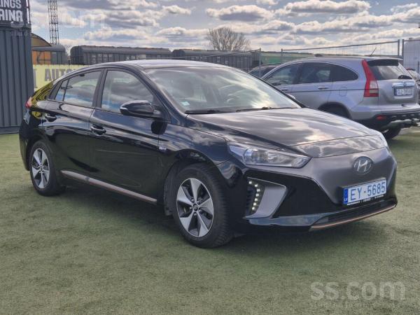 Melns Hyundai Ioniq 2019 Liepāja, ar dzinēja tilpumu 1.60 L un nobraukumu 260 tūkst. km par 9600 €, foto 3 vietnē AUTOMOTO.COM.LV