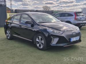 Черный Хендай Ioniq 2019 в Лиепая, объемом двигателя 1.60 л и пробегом 260 тыс. км за 9600 €, фото 4 на AUTOMOTO.COM.LV