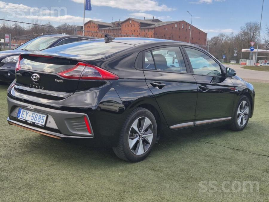 Черный Хендай Ioniq 2019 в Лиепая, объемом двигателя 1.60 л и пробегом 260 тыс. км за 9600 €, фото 6 на AUTOMOTO.COM.LV