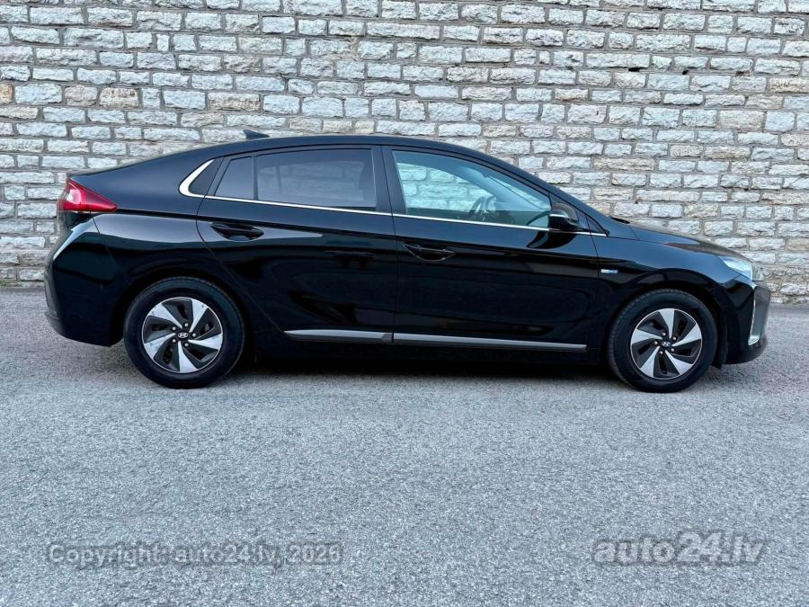 Melns Hyundai Ioniq 2019 Tallina, ar dzinēja tilpumu 1.60 L un nobraukumu 205 tūkst. km par 11200 €, foto 7 vietnē AUTOMOTO.COM.LV
