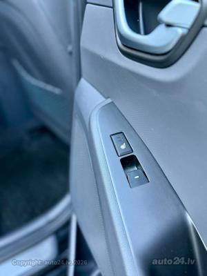 Melns Hyundai Ioniq 2019 Tallina, ar dzinēja tilpumu 1.60 L un nobraukumu 205 tūkst. km par 11200 €, foto 21 vietnē AUTOMOTO.COM.LV