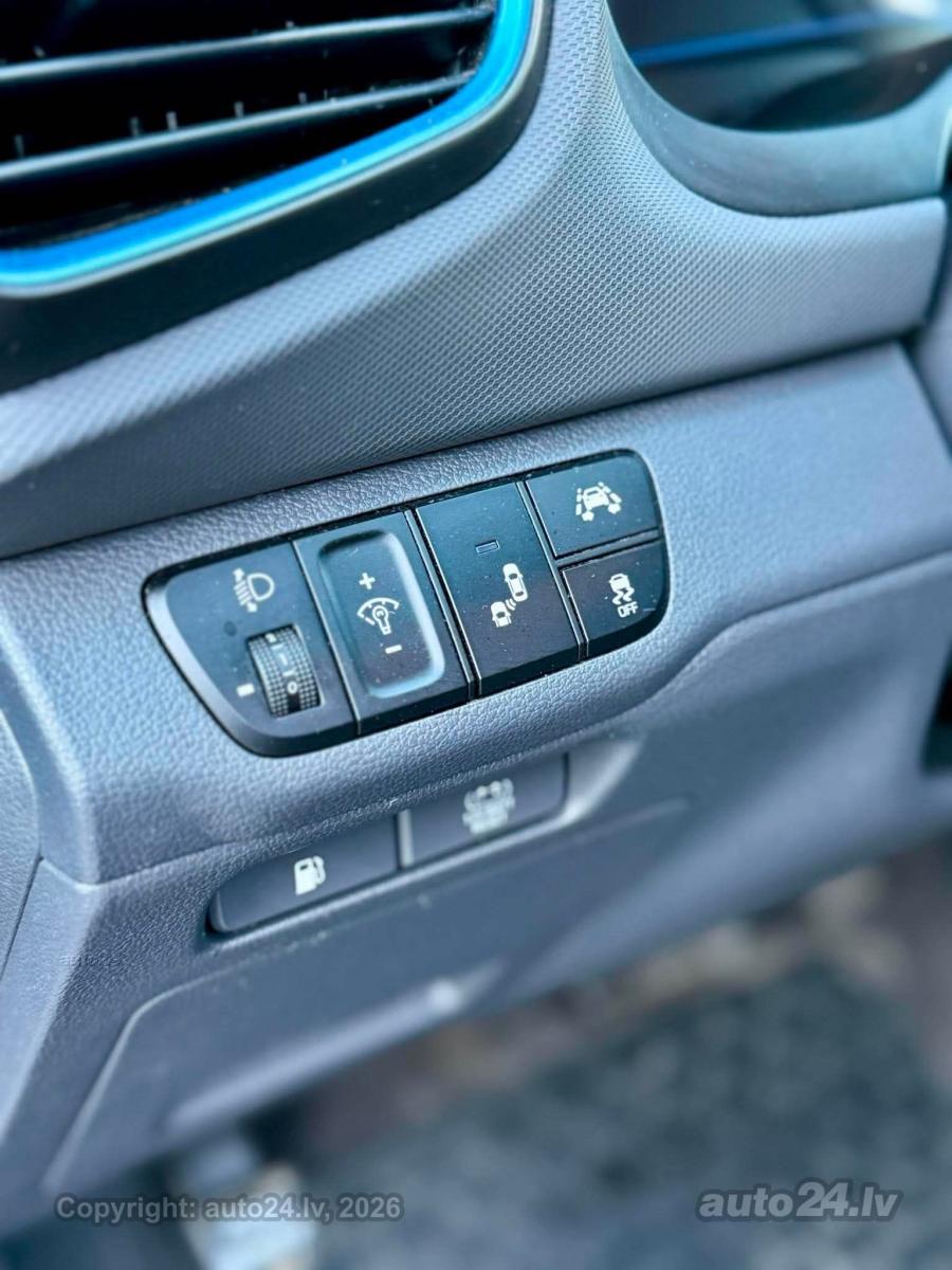 Melns Hyundai Ioniq 2019 Tallina, ar dzinēja tilpumu 1.60 L un nobraukumu 205 tūkst. km par 11200 €, foto 22 vietnē AUTOMOTO.COM.LV