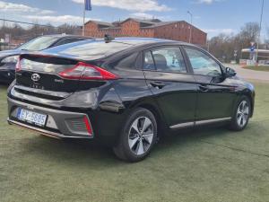 Black Hyundai Ioniq 2019 in Liepaja, with an engine capacity of 0.00 L and mileage of 260 thousand km for 9600 €, photo 6 on AUTOMOTO.COM.LV