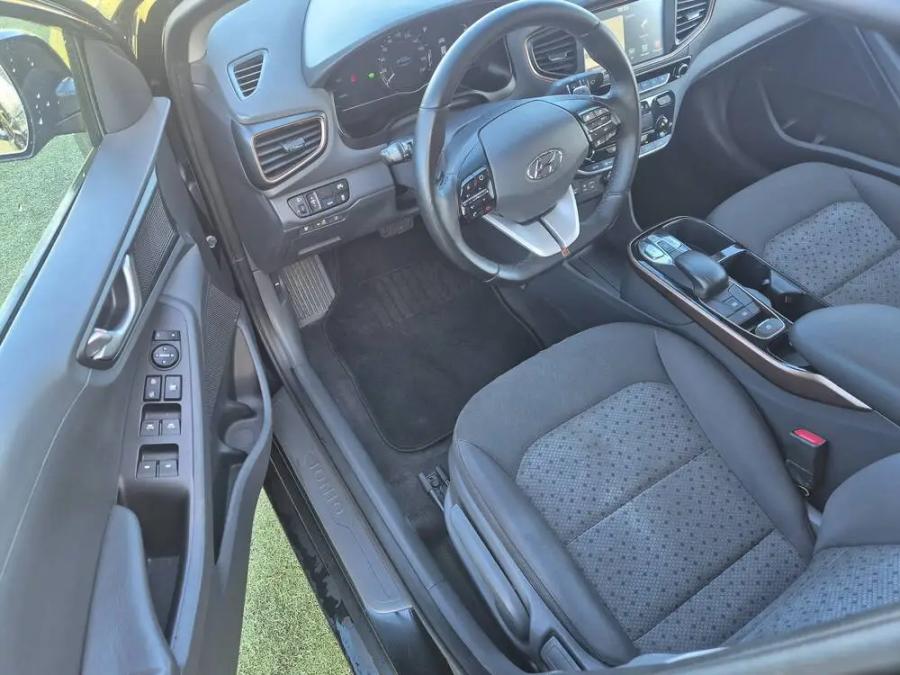 Black Hyundai Ioniq 2019 in Liepaja, with an engine capacity of 0.00 L and mileage of 260 thousand km for 9600 €, photo 10 on AUTOMOTO.COM.LV
