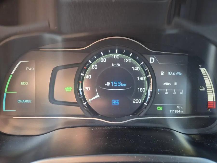 Black Hyundai Ioniq 2019 in Liepaja, with an engine capacity of 0.00 L and mileage of 260 thousand km for 9600 €, photo 11 on AUTOMOTO.COM.LV
