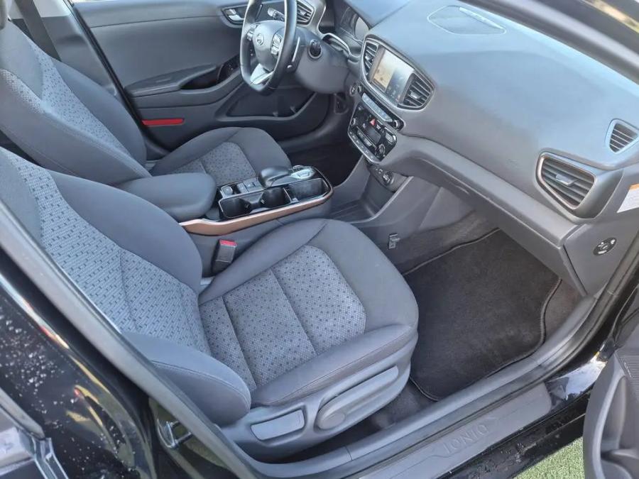 Black Hyundai Ioniq 2019 in Liepaja, with an engine capacity of 0.00 L and mileage of 260 thousand km for 9600 €, photo 22 on AUTOMOTO.COM.LV