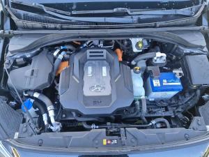 Black Hyundai Ioniq 2019 in Liepaja, with an engine capacity of 0.00 L and mileage of 260 thousand km for 9600 €, photo 26 on AUTOMOTO.COM.LV