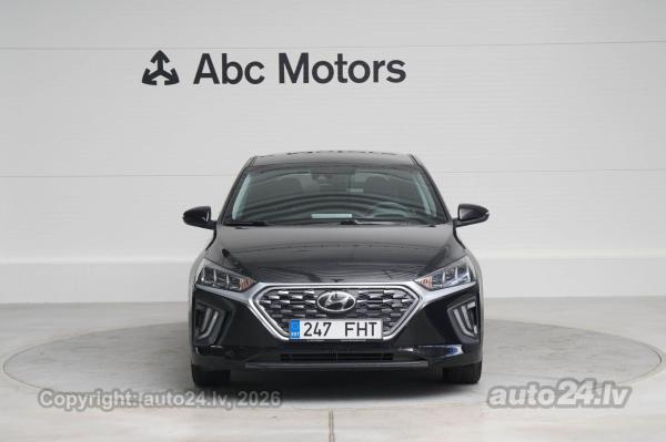 Melns Hyundai Ioniq 2020 Tallina, ar dzinēja tilpumu 1.60 L un nobraukumu 65 tūkst. km par 15990 €, foto 2 vietnē AUTOMOTO.COM.LV
