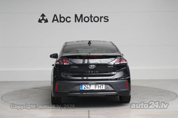 Melns Hyundai Ioniq 2020 Tallina, ar dzinēja tilpumu 1.60 L un nobraukumu 65 tūkst. km par 15990 €, foto 5 vietnē AUTOMOTO.COM.LV
