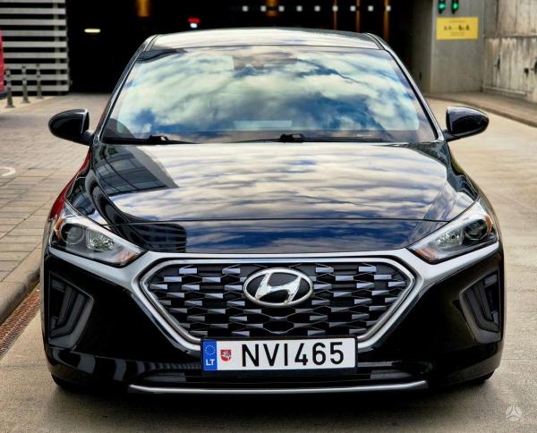Black Hyundai Ioniq 2020 in Vilnius, with an engine capacity of 1.58 L and mileage of 56 thousand km for 14883 €, photo 8 on AUTOMOTO.COM.LV