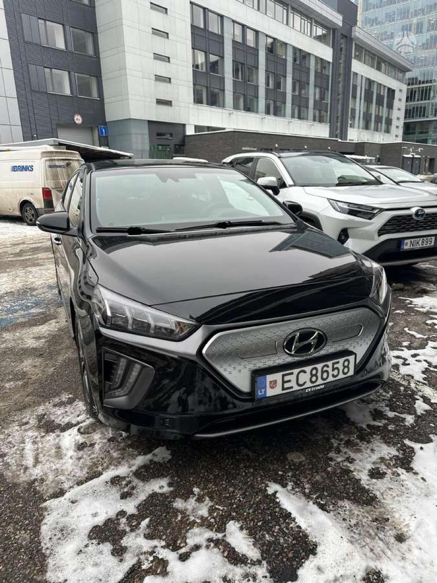 Black Hyundai Ioniq 2021 in Vilnius, with an engine capacity of 0.00 L and mileage of 62 thousand km for 17000 €, photo 1 on AUTOMOTO.COM.LV