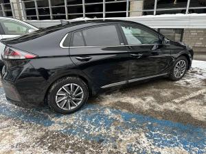 Black Hyundai Ioniq 2021 in Vilnius, with an engine capacity of 0.00 L and mileage of 62 thousand km for 17000 €, photo 5 on AUTOMOTO.COM.LV