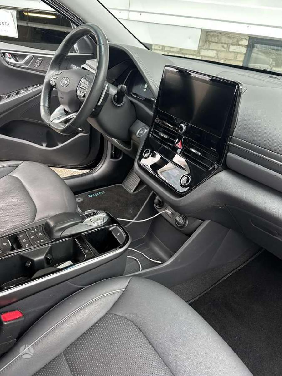 Black Hyundai Ioniq 2021 in Vilnius, with an engine capacity of 0.00 L and mileage of 62 thousand km for 17000 €, photo 10 on AUTOMOTO.COM.LV