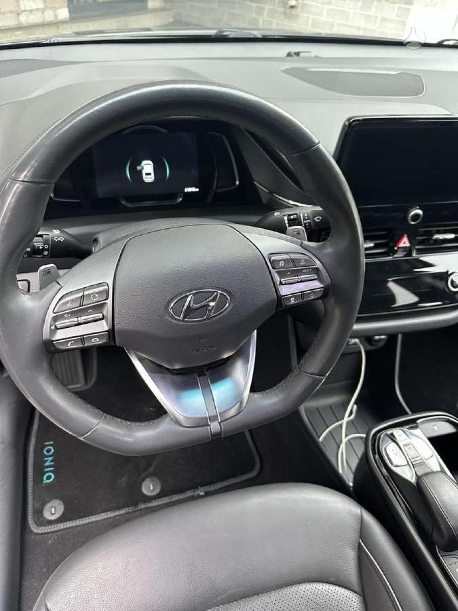 Black Hyundai Ioniq 2021 in Vilnius, with an engine capacity of 0.00 L and mileage of 62 thousand km for 17000 €, photo 13 on AUTOMOTO.COM.LV