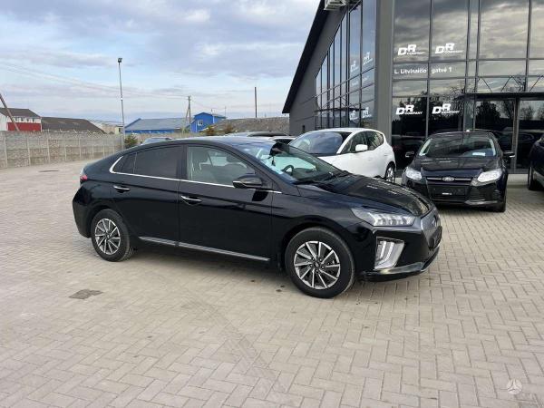 Melns Hyundai Ioniq 2022 Tauragė, ar dzinēja tilpumu 0.00 L un nobraukumu 62 tūkst. km par 14250 €, foto 1 vietnē AUTOMOTO.COM.LV