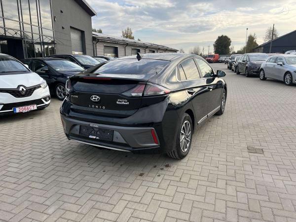 Melns Hyundai Ioniq 2022 Tauragė, ar dzinēja tilpumu 0.00 L un nobraukumu 62 tūkst. km par 14250 €, foto 8 vietnē AUTOMOTO.COM.LV