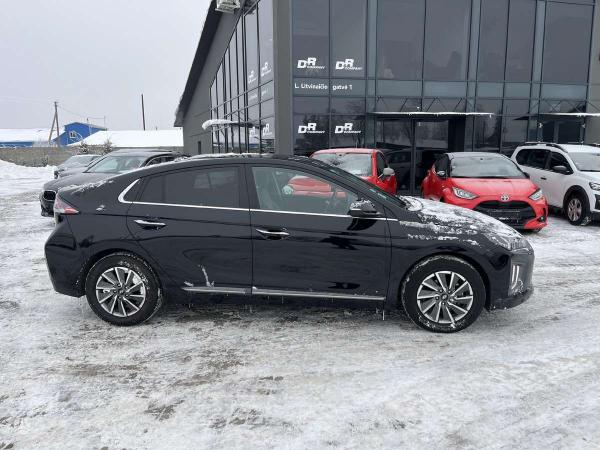Melns Hyundai Ioniq 2022 Tauragė, ar dzinēja tilpumu 0.00 L un nobraukumu 62 tūkst. km par 14250 €, foto 5 vietnē AUTOMOTO.COM.LV